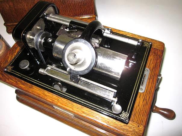 EDISON STANDARD PHONOGRAPH